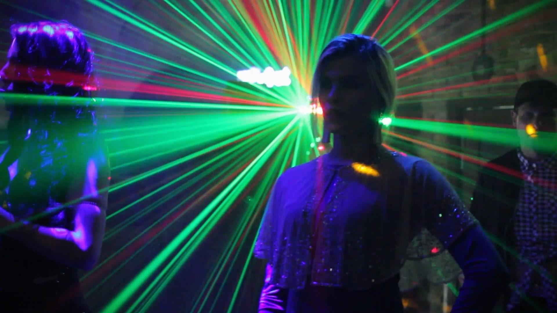 Crítica de My Way Out: Un lugar seguro para ellas, ellos y todos los demás